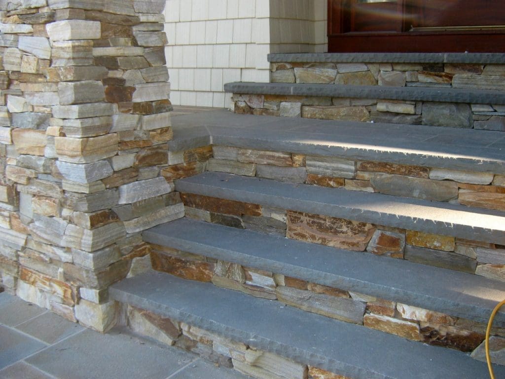 Brandywine Ledgestone® with Rockfaced Bluestone Treads | Brandywine Quarry